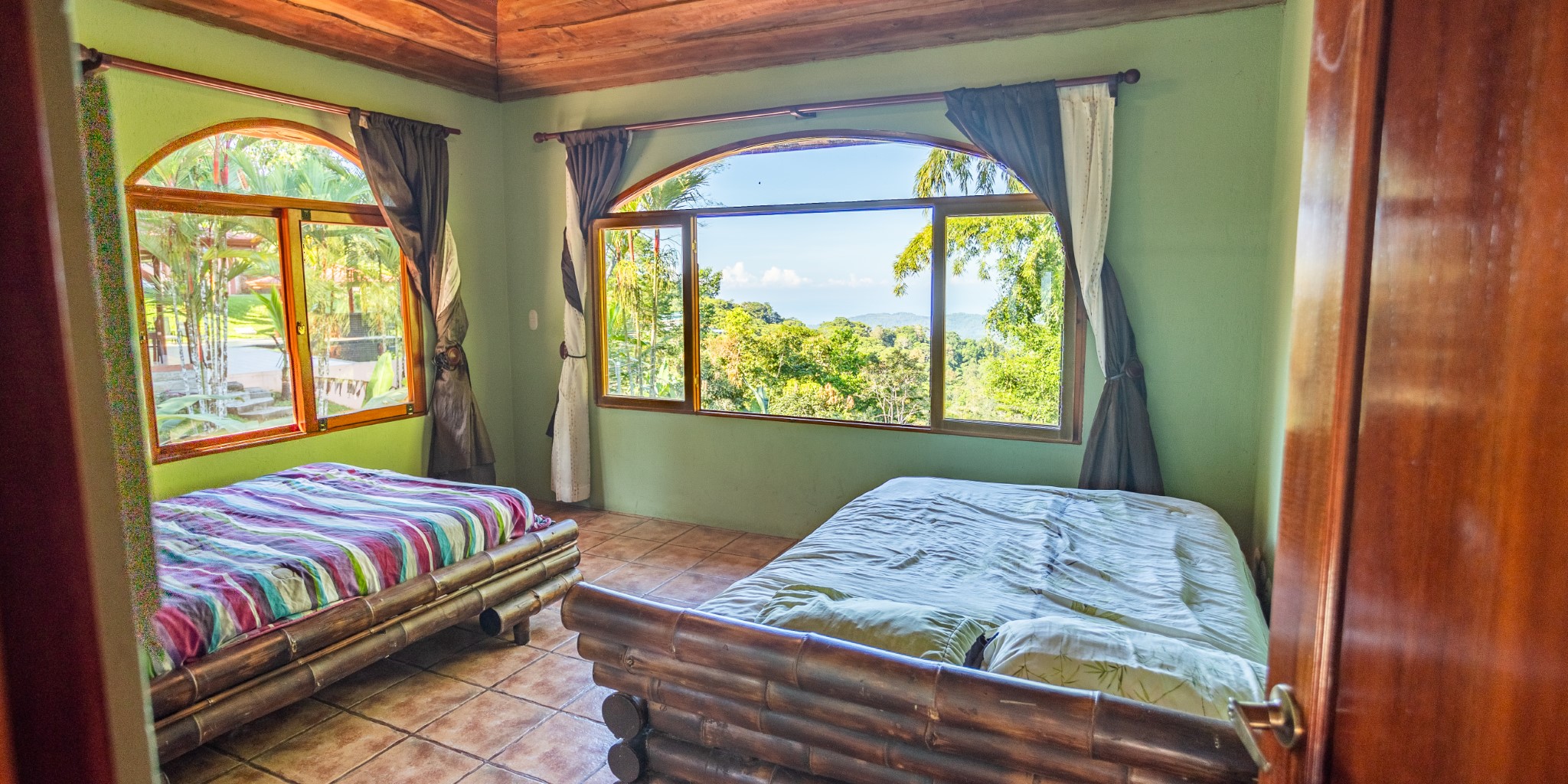 Multiple Villas with 3 Ocean View Units on 1.7 acres in Tinamastes ...